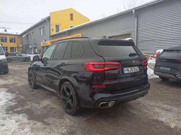 Blue BMW X5 2019 in Kaunas, with an engine capacity of 2.99 L and mileage of 235 thousand km for 24999 €, photo 5 on AUTOMOTO.COM.LV