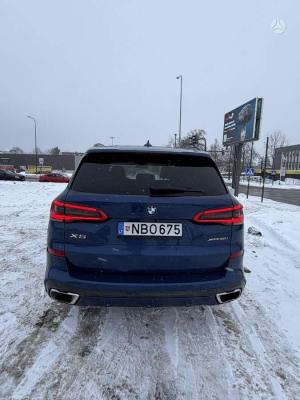 Blue BMW X5 2019 in Kaunas, with an engine capacity of 3.00 L and mileage of 179 thousand km for 42800 €, photo  on AUTOMOTO.COM.LV