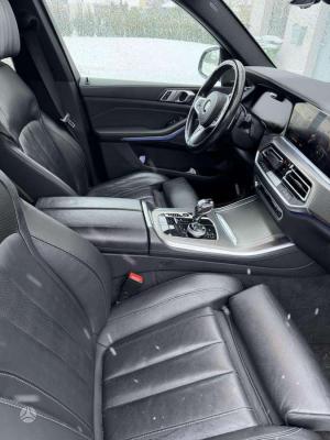Blue BMW X5 2019 in Kaunas, with an engine capacity of 3.00 L and mileage of 179 thousand km for 42800 €, photo 9 on AUTOMOTO.COM.LV