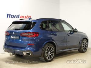 Blue BMW X5 2019 in Tallinn, with an engine capacity of 3.00 L and mileage of 104 thousand km for 48900 €, photo 2 on AUTOMOTO.COM.LV