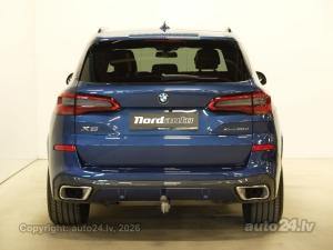 Blue BMW X5 2019 in Tallinn, with an engine capacity of 3.00 L and mileage of 104 thousand km for 48900 €, photo 4 on AUTOMOTO.COM.LV
