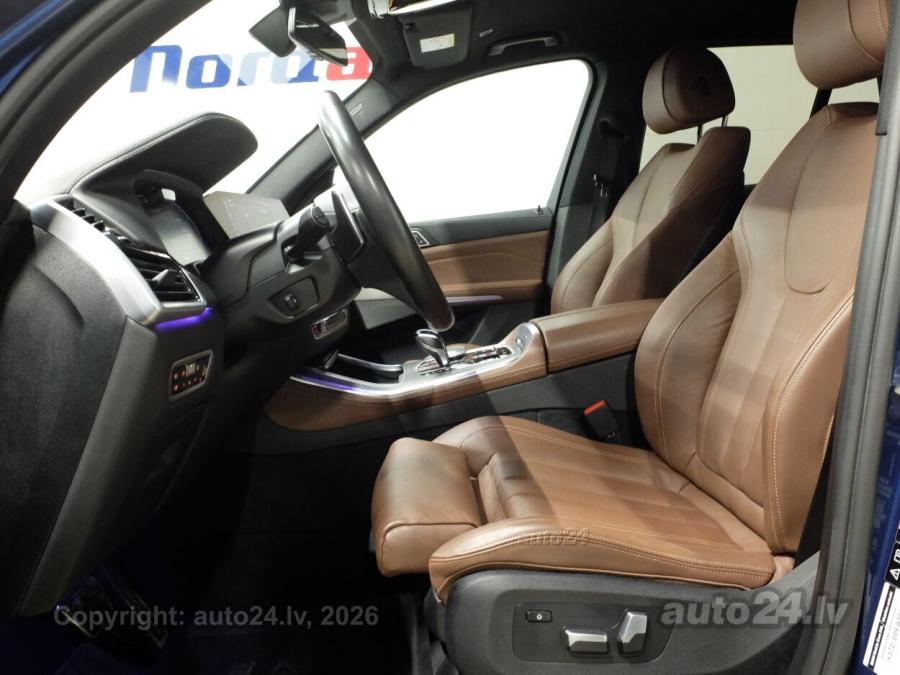 Blue BMW X5 2019 in Tallinn, with an engine capacity of 3.00 L and mileage of 104 thousand km for 48900 €, photo 5 on AUTOMOTO.COM.LV