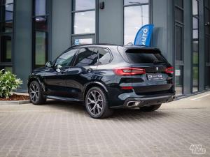 Blue BMW X5 2019 in Marijampole, with an engine capacity of 3.00 L and mileage of 164 thousand km for 40450 €, photo 10 on AUTOMOTO.COM.LV
