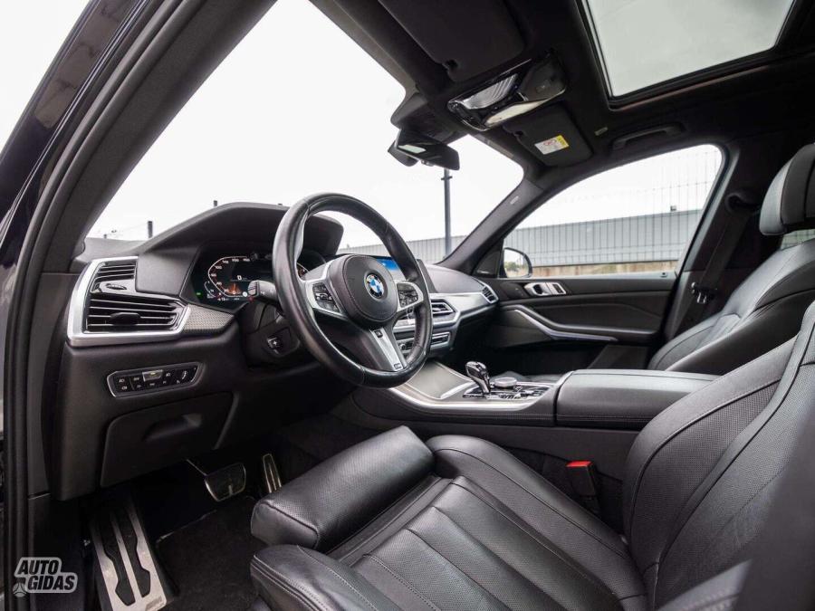 Blue BMW X5 2019 in Marijampole, with an engine capacity of 3.00 L and mileage of 164 thousand km for 40450 €, photo 27 on AUTOMOTO.COM.LV
