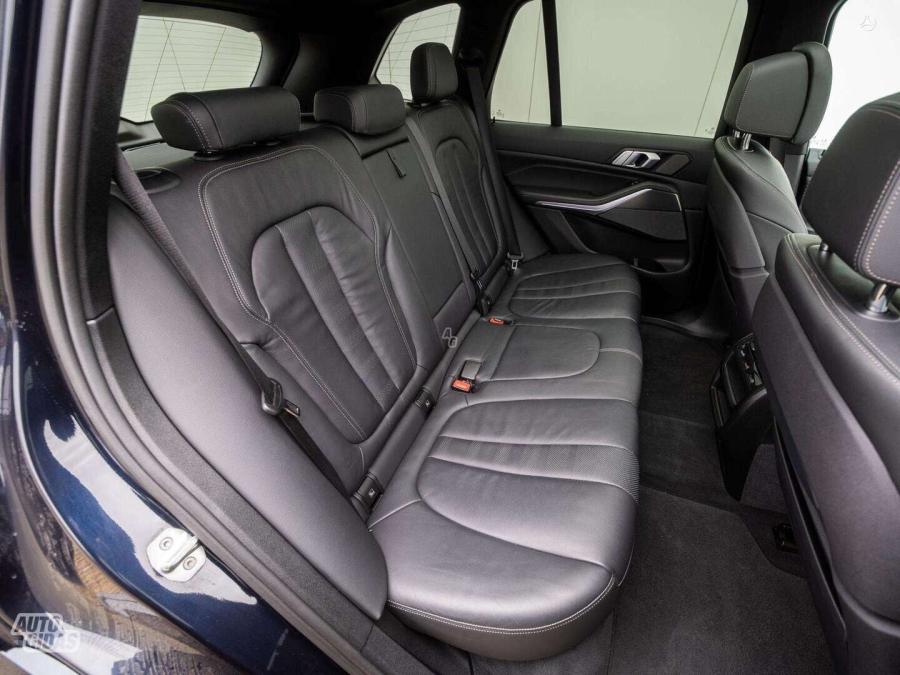 Blue BMW X5 2019 in Marijampole, with an engine capacity of 3.00 L and mileage of 164 thousand km for 40450 €, photo 37 on AUTOMOTO.COM.LV