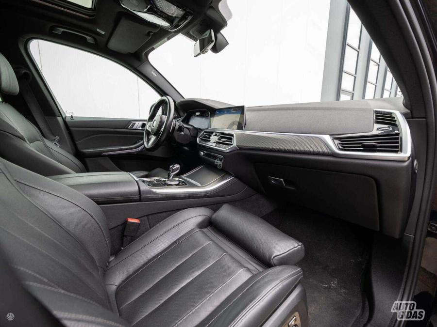 Blue BMW X5 2019 in Marijampole, with an engine capacity of 3.00 L and mileage of 164 thousand km for 40450 €, photo 38 on AUTOMOTO.COM.LV