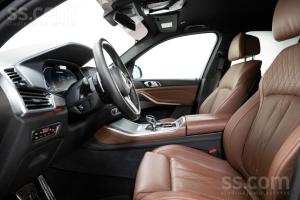 Zils BMW X5 2019 Rīga, ar dzinēja tilpumu 3.00 L un nobraukumu 125 tūkst. km par 46700 €, foto 14 vietnē AUTOMOTO.COM.LV