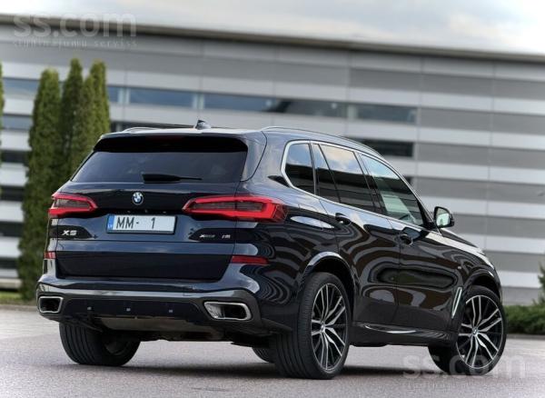 Blue BMW X5 2019 in Riga, with an engine capacity of 3.00 L and mileage of 200 thousand km for 37900 €, photo 4 on AUTOMOTO.COM.LV