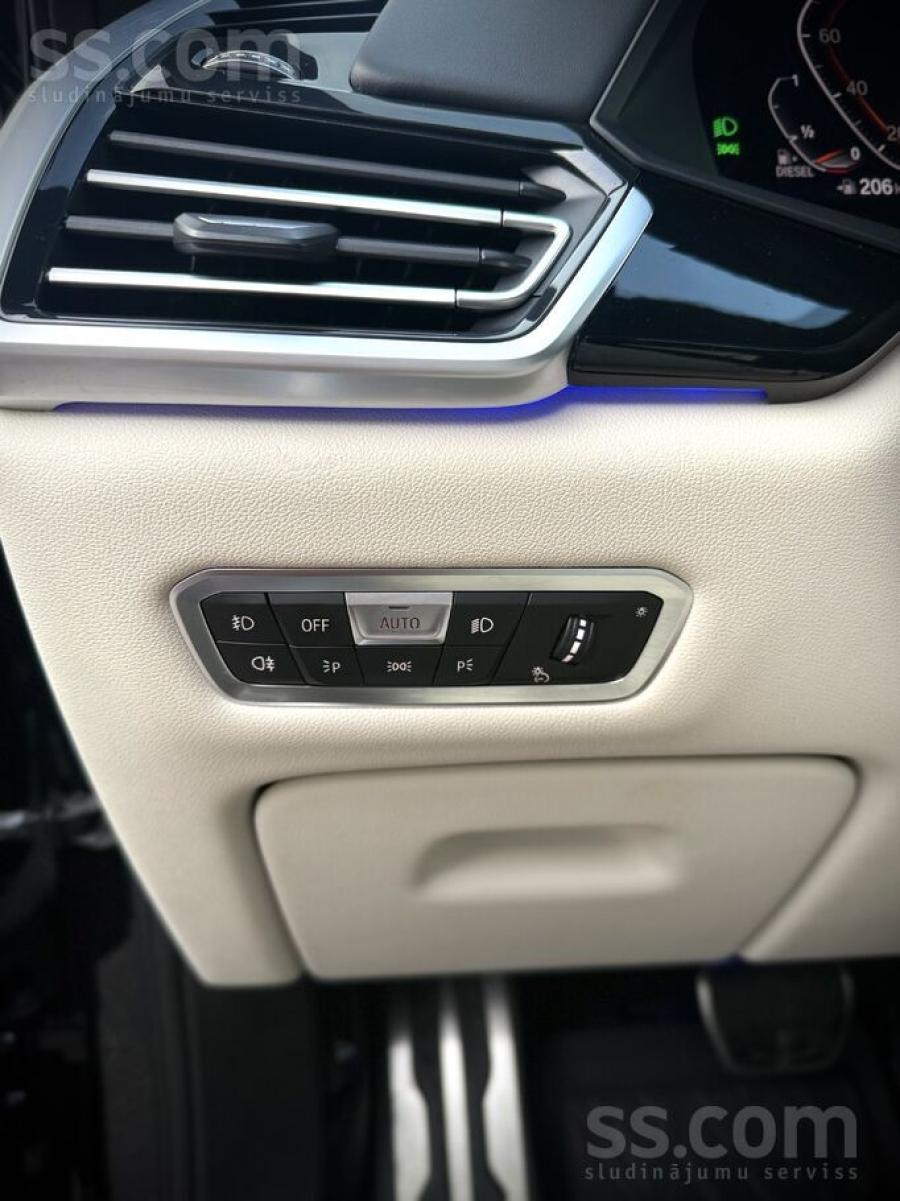 Zils BMW X5 2019 Rīga, ar dzinēja tilpumu 3.00 L un nobraukumu 200 tūkst. km par 34200 €, foto 24 vietnē AUTOMOTO.COM.LV