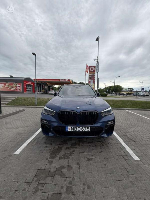 Blue BMW X5 2019 in Kaunas, with an engine capacity of 3.00 L and mileage of 184 thousand km for 37400 €, photo 2 on AUTOMOTO.COM.LV