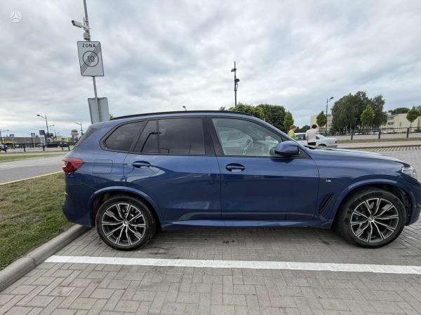 Blue BMW X5 2019 in Kaunas, with an engine capacity of 3.00 L and mileage of 184 thousand km for 37400 €, photo 4 on AUTOMOTO.COM.LV