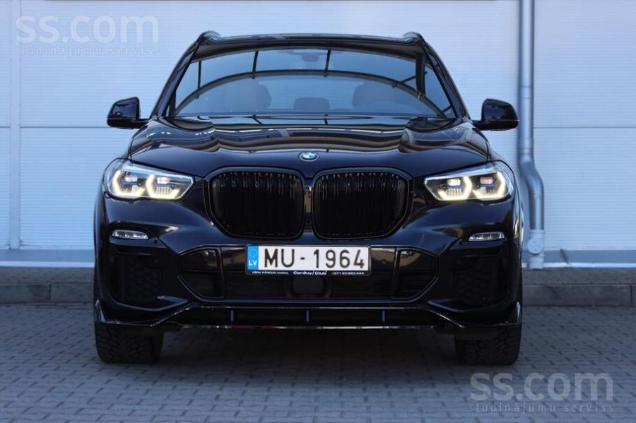 Blue BMW X5 2019 in Riga, with an engine capacity of 3.00 L and mileage of 0 thousand km for 37995 €, photo 3 on AUTOMOTO.COM.LV