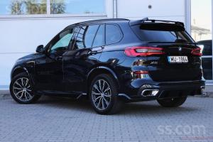 Blue BMW X5 2019 in Riga, with an engine capacity of 3.00 L and mileage of 0 thousand km for 37995 €, photo 6 on AUTOMOTO.COM.LV
