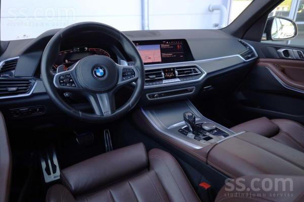 Blue BMW X5 2019 in Riga, with an engine capacity of 3.00 L and mileage of 0 thousand km for 37995 €, photo 10 on AUTOMOTO.COM.LV