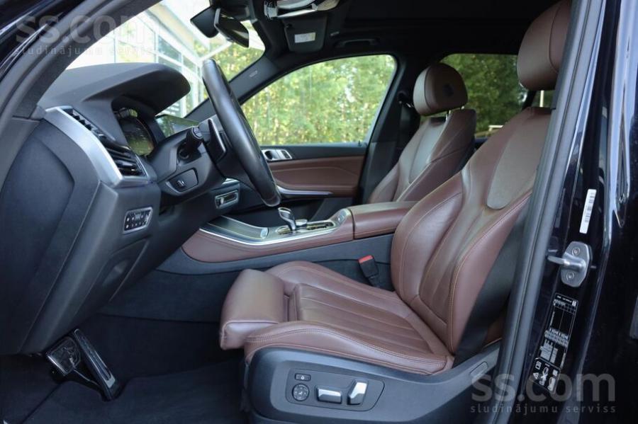 Blue BMW X5 2019 in Riga, with an engine capacity of 3.00 L and mileage of 0 thousand km for 37995 €, photo 12 on AUTOMOTO.COM.LV