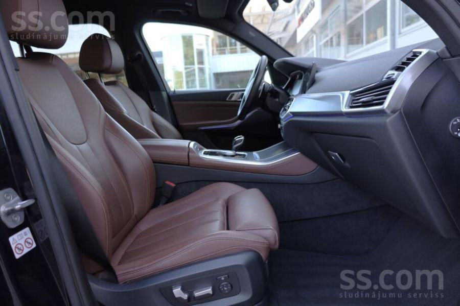 Blue BMW X5 2019 in Riga, with an engine capacity of 3.00 L and mileage of 0 thousand km for 37995 €, photo 16 on AUTOMOTO.COM.LV