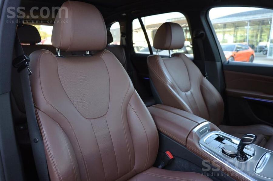 Blue BMW X5 2019 in Riga, with an engine capacity of 3.00 L and mileage of 0 thousand km for 37995 €, photo 17 on AUTOMOTO.COM.LV