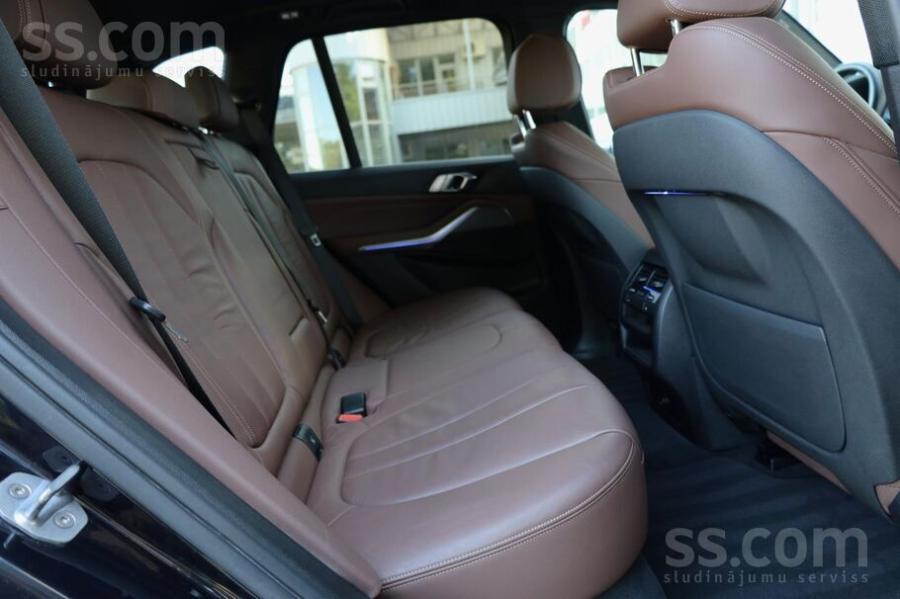 Blue BMW X5 2019 in Riga, with an engine capacity of 3.00 L and mileage of 0 thousand km for 37995 €, photo 19 on AUTOMOTO.COM.LV