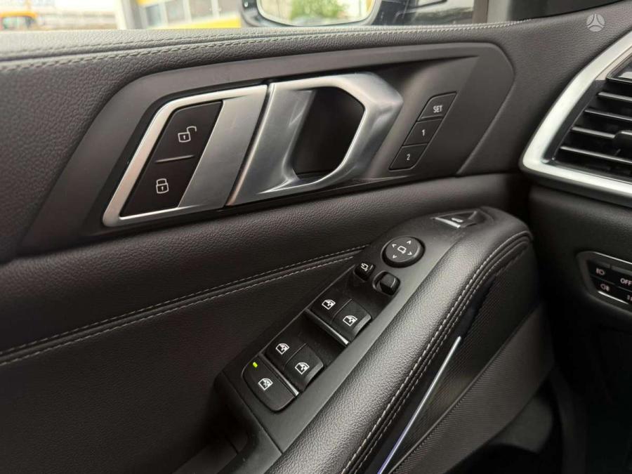 Zils BMW X5 2019 Tallina, ar dzinēja tilpumu 2.99 L un nobraukumu 165 tūkst. km par 44990 €, foto 16 vietnē AUTOMOTO.COM.LV