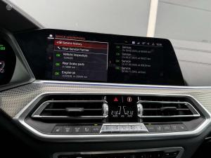 Zils BMW X5 2019 Tallina, ar dzinēja tilpumu 2.99 L un nobraukumu 165 tūkst. km par 44990 €, foto 26 vietnē AUTOMOTO.COM.LV