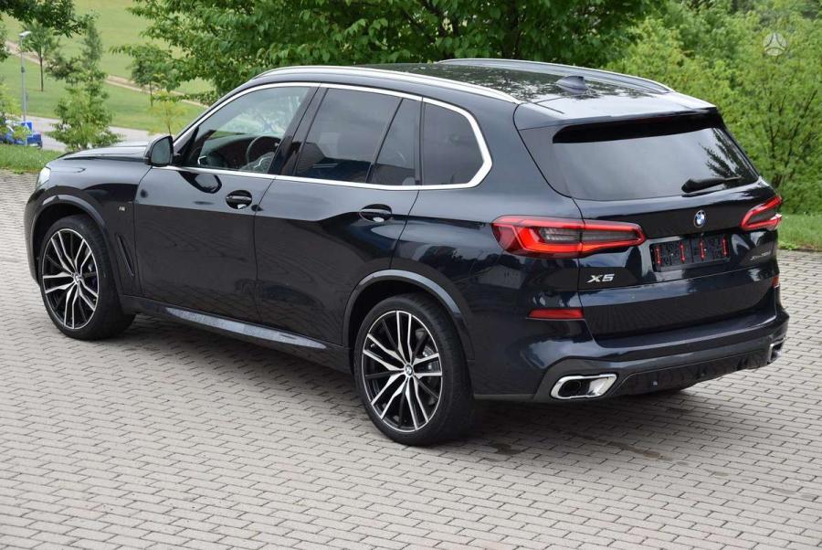 Blue BMW X5 2019 in Vilnius, with an engine capacity of 2.99 L and mileage of 235 thousand km for 34950 €, photo 4 on AUTOMOTO.COM.LV