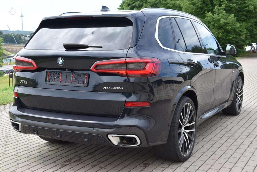 Blue BMW X5 2019 in Vilnius, with an engine capacity of 2.99 L and mileage of 235 thousand km for 34950 €, photo 9 on AUTOMOTO.COM.LV