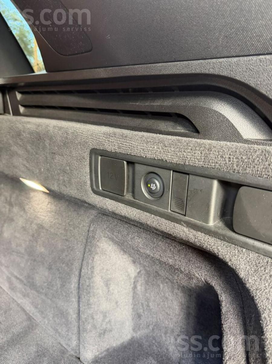 Blue BMW X5 2019 in Riga, with an engine capacity of 3.00 L and mileage of 127 thousand km for 48900 €, photo 20 on AUTOMOTO.COM.LV