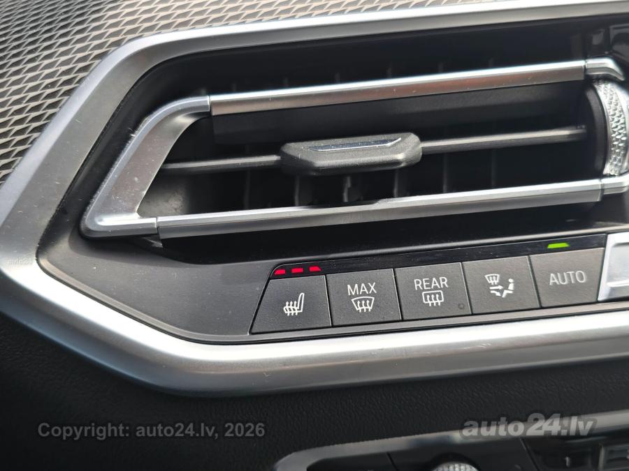 Zils BMW X5 2019 Tallina, ar dzinēja tilpumu 3.00 L un nobraukumu 165 tūkst. km par 44890 €, foto 23 vietnē AUTOMOTO.COM.LV
