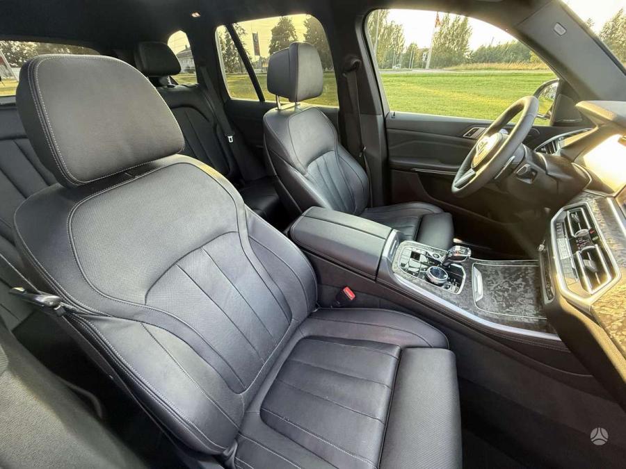 Blue BMW X5 2019 in Taurage, with an engine capacity of 2.99 L and mileage of 170 thousand km for 36999 €, photo 13 on AUTOMOTO.COM.LV