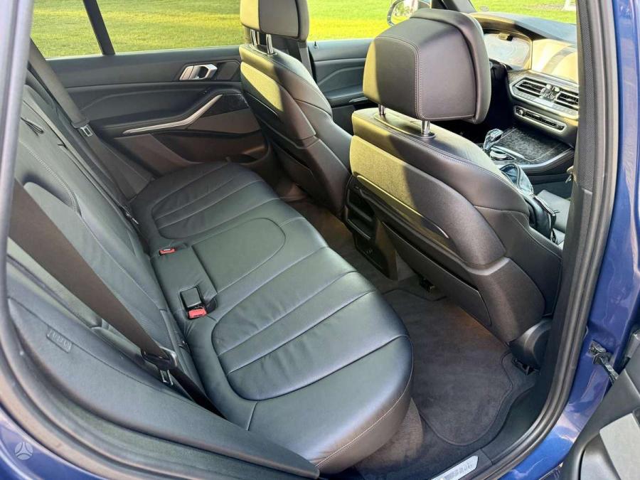 Blue BMW X5 2019 in Taurage, with an engine capacity of 2.99 L and mileage of 170 thousand km for 36999 €, photo 15 on AUTOMOTO.COM.LV