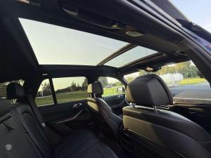 Blue BMW X5 2019 in Taurage, with an engine capacity of 2.99 L and mileage of 170 thousand km for 36999 €, photo 17 on AUTOMOTO.COM.LV