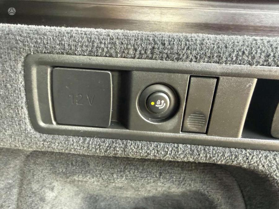 Blue BMW X5 2019 in Taurage, with an engine capacity of 2.99 L and mileage of 170 thousand km for 36999 €, photo 33 on AUTOMOTO.COM.LV