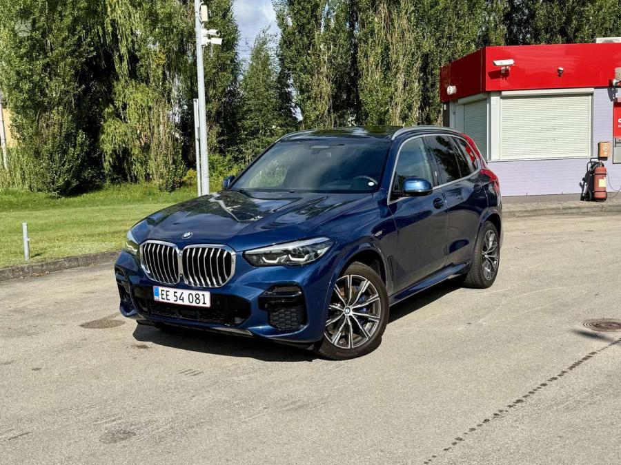 Blue BMW X5 2019 in Taurage, with an engine capacity of 2.99 L and mileage of 178 thousand km for 37777 €, photo 1 on AUTOMOTO.COM.LV
