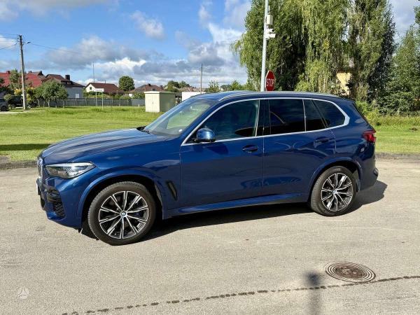 BMW X5 2019 in Taurage on AUTOMOTO.COM.LV Blue BMW X5 2019 in Taurage, with an engine capacity of 2.99 L and mileage of 178 thousand km for 37777 €, photo 4 on AUTOMOTO.COM.LV
