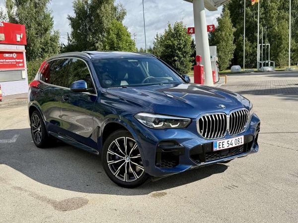 BMW X5 2019 in Taurage on AUTOMOTO.COM.LV Blue BMW X5 2019 in Taurage, with an engine capacity of 2.99 L and mileage of 178 thousand km for 37777 €, photo 6 on AUTOMOTO.COM.LV