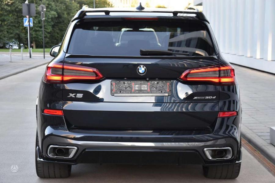 Blue BMW X5 2019 in Vilnius, with an engine capacity of 2.99 L and mileage of 235 thousand km for 34900 €, photo 4 on AUTOMOTO.COM.LV