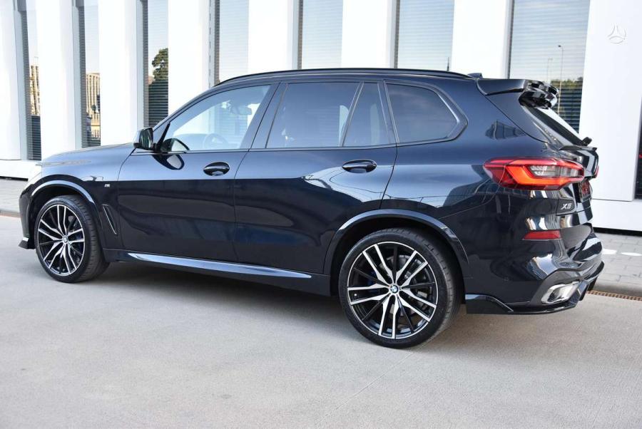 Blue BMW X5 2019 in Vilnius, with an engine capacity of 2.99 L and mileage of 235 thousand km for 34900 €, photo 5 on AUTOMOTO.COM.LV