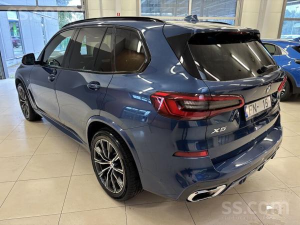 Zils BMW X5 2019 Rīga, ar dzinēja tilpumu 3.00 L un nobraukumu 190 tūkst. km par 33000 €, foto 4 vietnē AUTOMOTO.COM.LV