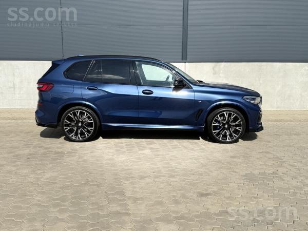 Blue BMW X5 2020 in Riga, with an engine capacity of 3.00 L and mileage of 207 thousand km for 39900 €, photo 7 on AUTOMOTO.COM.LV