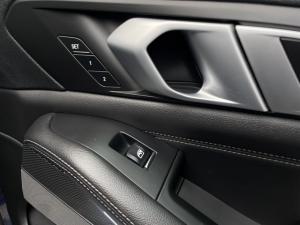 Синий БМВ Х5 2020 в Рига, объемом двигателя 3.00 л и пробегом 206 тыс. км за 47500 €, фото 27 на AUTOMOTO.COM.LV