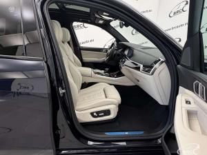Blue BMW X5 2020 in Vilnius, with an engine capacity of 3.00 L and mileage of 86 thousand km for 46500 €, photo 6 on AUTOMOTO.COM.LV