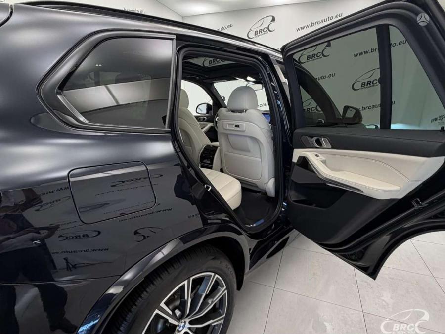 Blue BMW X5 2020 in Vilnius, with an engine capacity of 3.00 L and mileage of 86 thousand km for 46500 €, photo 15 on AUTOMOTO.COM.LV