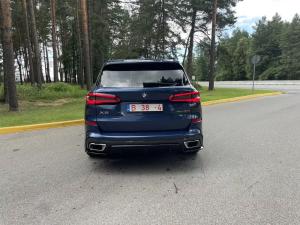 Blue BMW X5 2020 in Riga, with an engine capacity of 3.00 L and mileage of 206 thousand km for 35000 €, photo 7 on AUTOMOTO.COM.LV