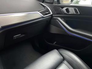 Blue BMW X5 2020 in Riga, with an engine capacity of 3.00 L and mileage of 206 thousand km for 35000 €, photo 22 on AUTOMOTO.COM.LV
