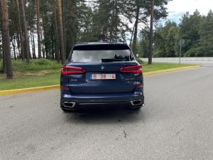 Blue BMW X5 2020 in Riga, with an engine capacity of 3.00 L and mileage of 206 thousand km for 35000 €, photo 7 on AUTOMOTO.COM.LV