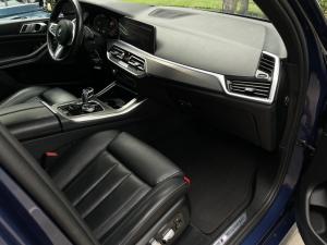 Blue BMW X5 2020 in Riga, with an engine capacity of 3.00 L and mileage of 206 thousand km for 35000 €, photo 10 on AUTOMOTO.COM.LV