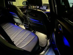 Blue BMW X5 2020 in Riga, with an engine capacity of 3.00 L and mileage of 206 thousand km for 35000 €, photo 28 on AUTOMOTO.COM.LV