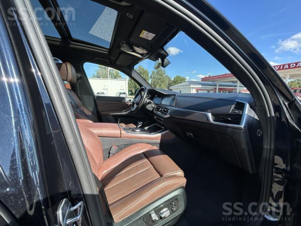 Zils BMW X5 2020 Rīga, ar dzinēja tilpumu 3.00 L un nobraukumu 182 tūkst. km par 46700 €, foto 5 vietnē AUTOMOTO.COM.LV