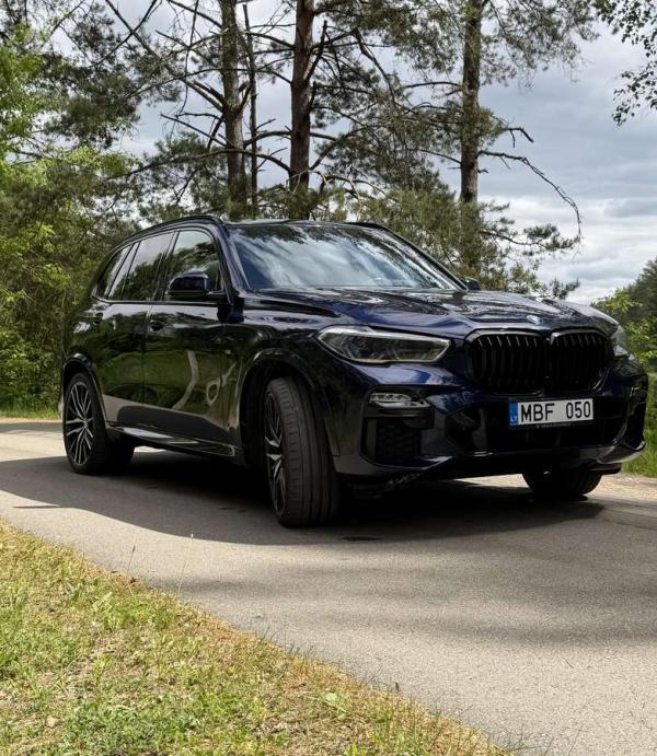 Zils BMW X5 2020 Viļņa, ar dzinēja tilpumu 2.99 L un nobraukumu 177 tūkst. km par 37550 €, foto 2 vietnē AUTOMOTO.COM.LV