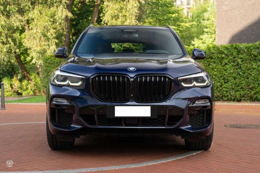 Blue BMW X5 2020 in Vilnius, with an engine capacity of 2.99 L and mileage of 131 thousand km for 44950 €, photo 1 on AUTOMOTO.COM.LV